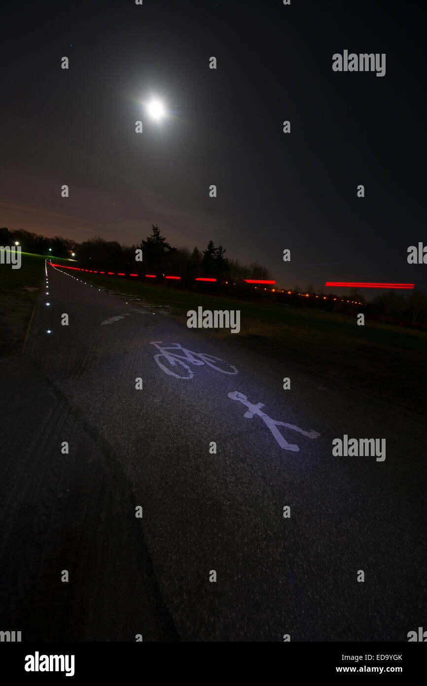 Cycle path track at night Stock Photo - Alamy