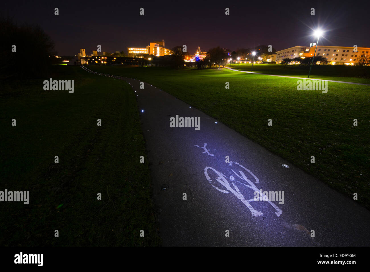 Cycle path track hi-res stock photography and images - Alamy