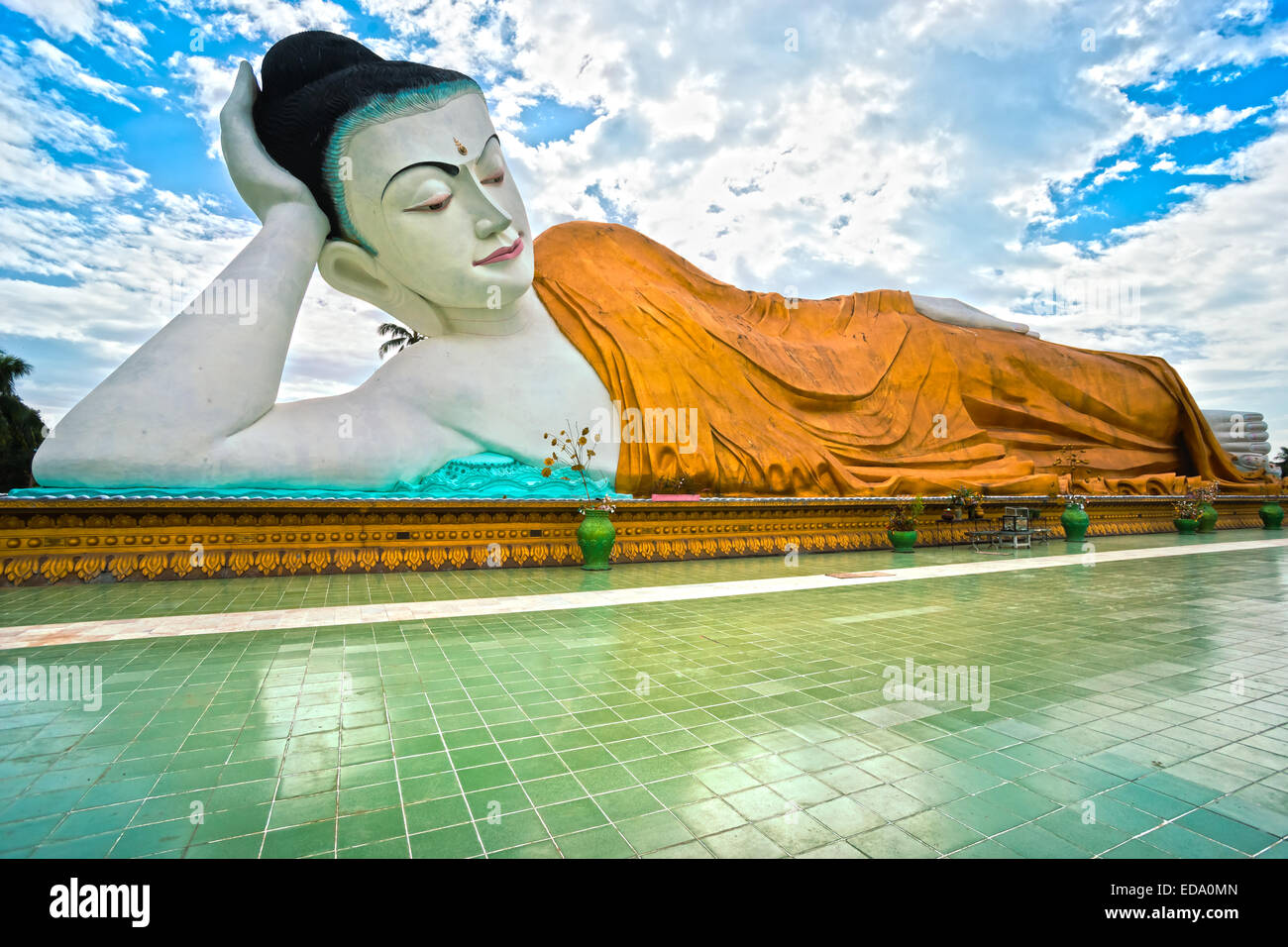 Giant sleeping Buddha (100 mt.), Bago, myanmar Stock Photo - Alamy