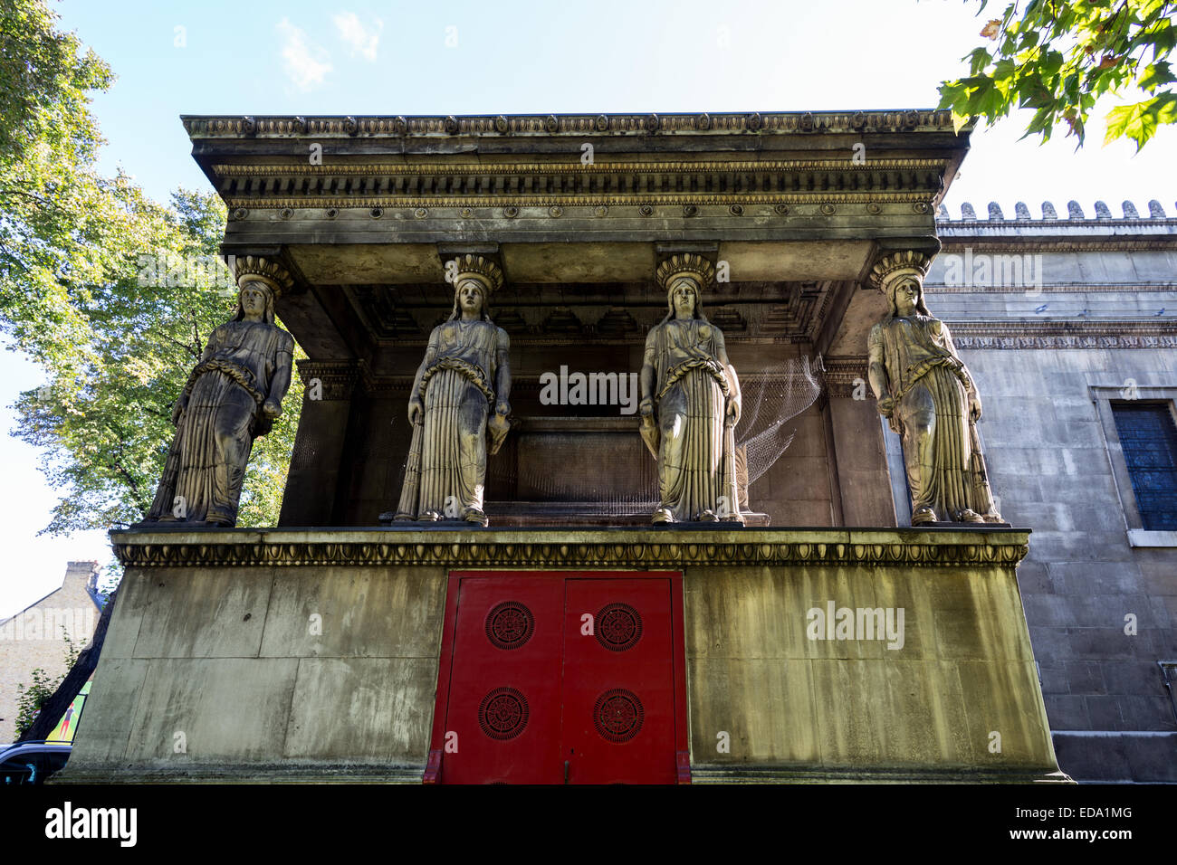 Caryatid caryatids london hi-res stock photography and images - Alamy