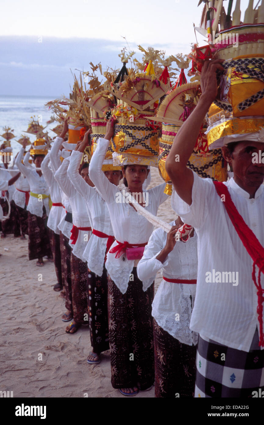 Rest tramp people adventure exploration hi-res stock photography and ...