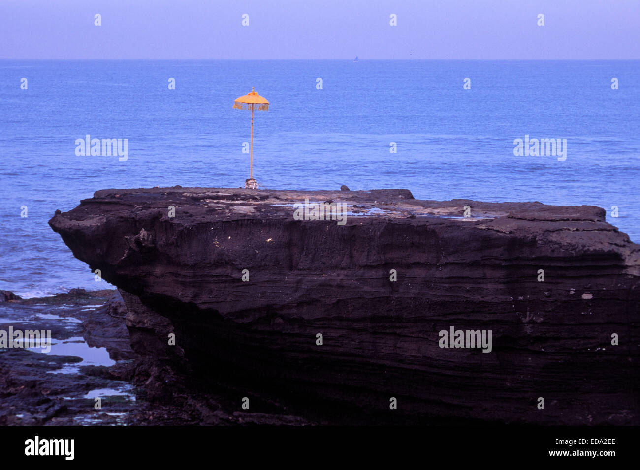 Rest tramp people adventure exploration hi-res stock photography and ...