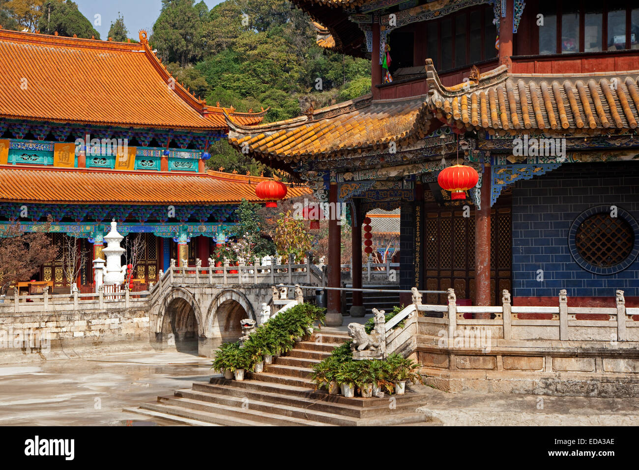 Yuantong Temple, Buddhist temple in Kunming, Yunnan province, China ...