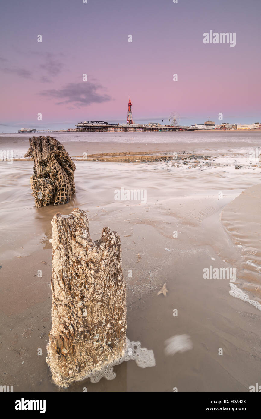 Blackpool tower piers pleasure beach hi-res stock photography and ...