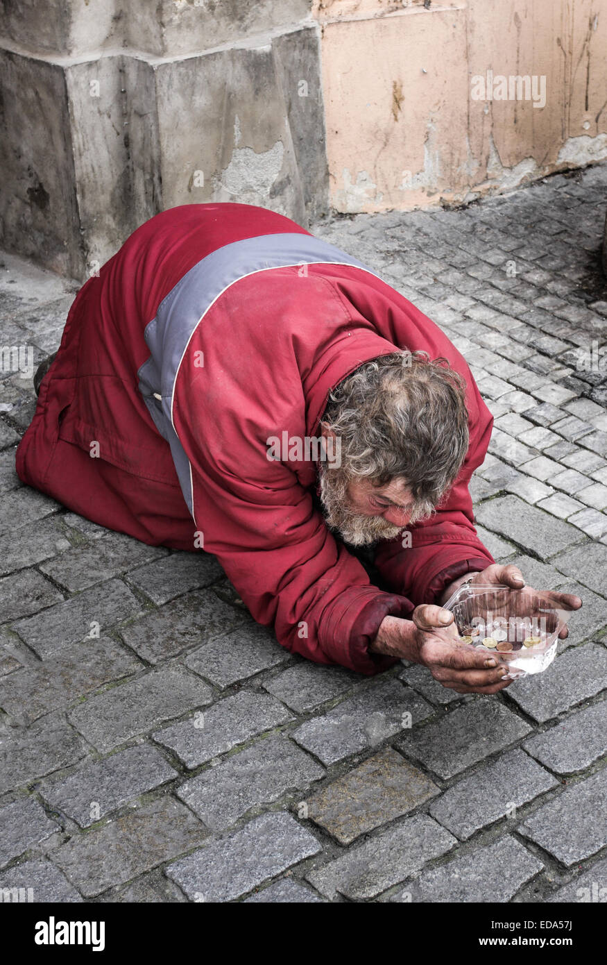 Handout hi-res stock photography and images - Alamy