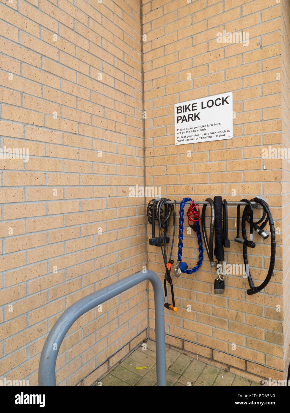 Bike lock hi-res stock photography and images - Alamy