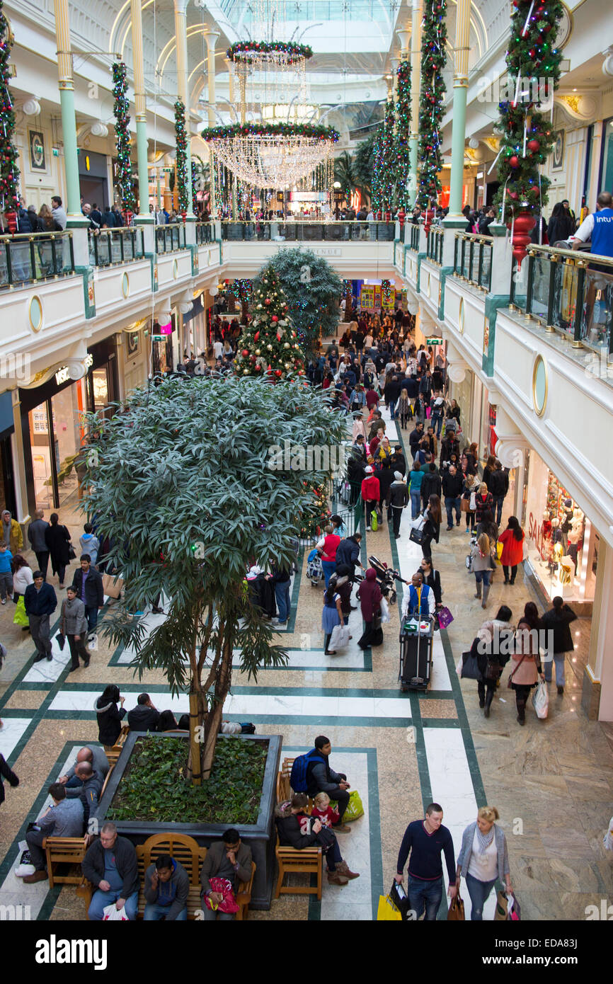 Intu Trafford Centre Stock Photos & Intu Trafford Centre Stock Images ...