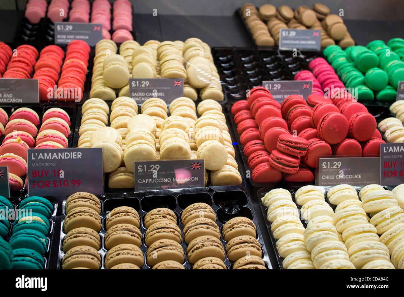 Sale of macaroons hi-res stock photography and images - Alamy