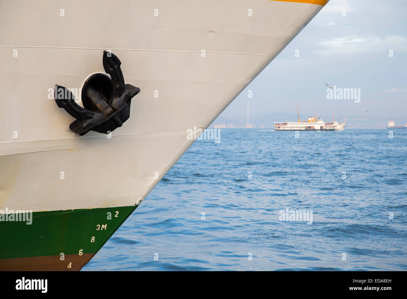 Anchor on the bow (front side) of the ship docked Stock Photo - Alamy