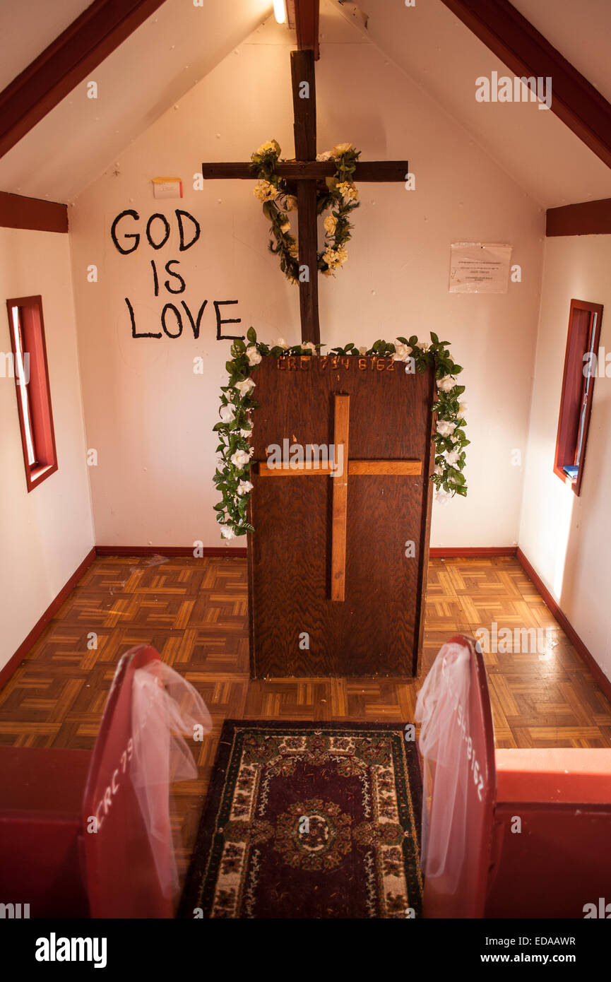 Graffiti religious cross christianity hi-res stock photography and ...