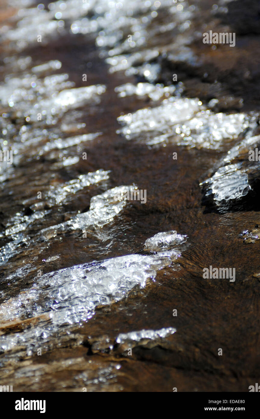 Freezing cold temperature hi-res stock photography and images - Alamy