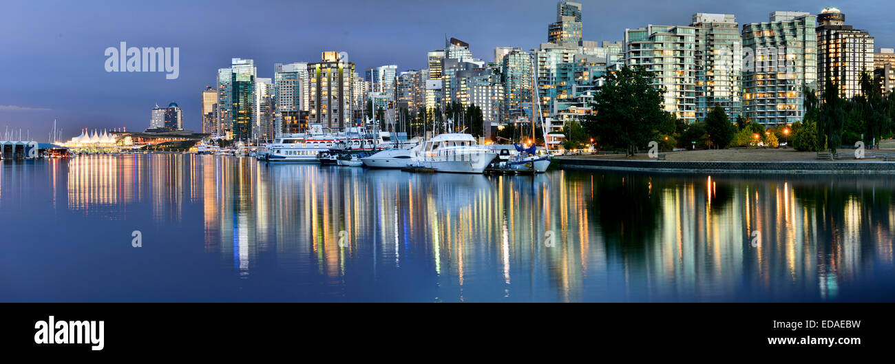 Vancouver night aerial stanley park hi-res stock photography and images ...