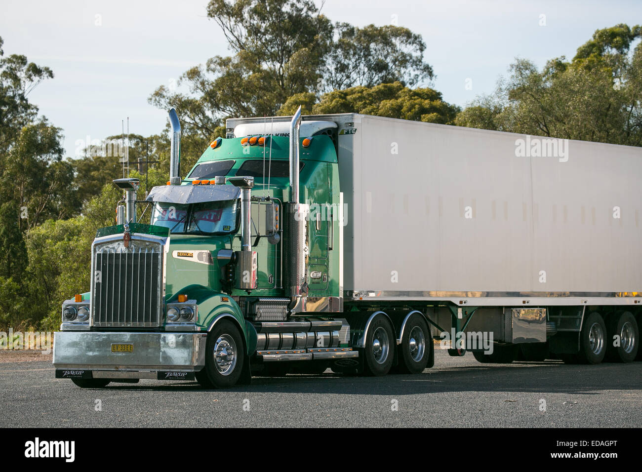 Mack truck australia hi-res stock photography and images - Alamy