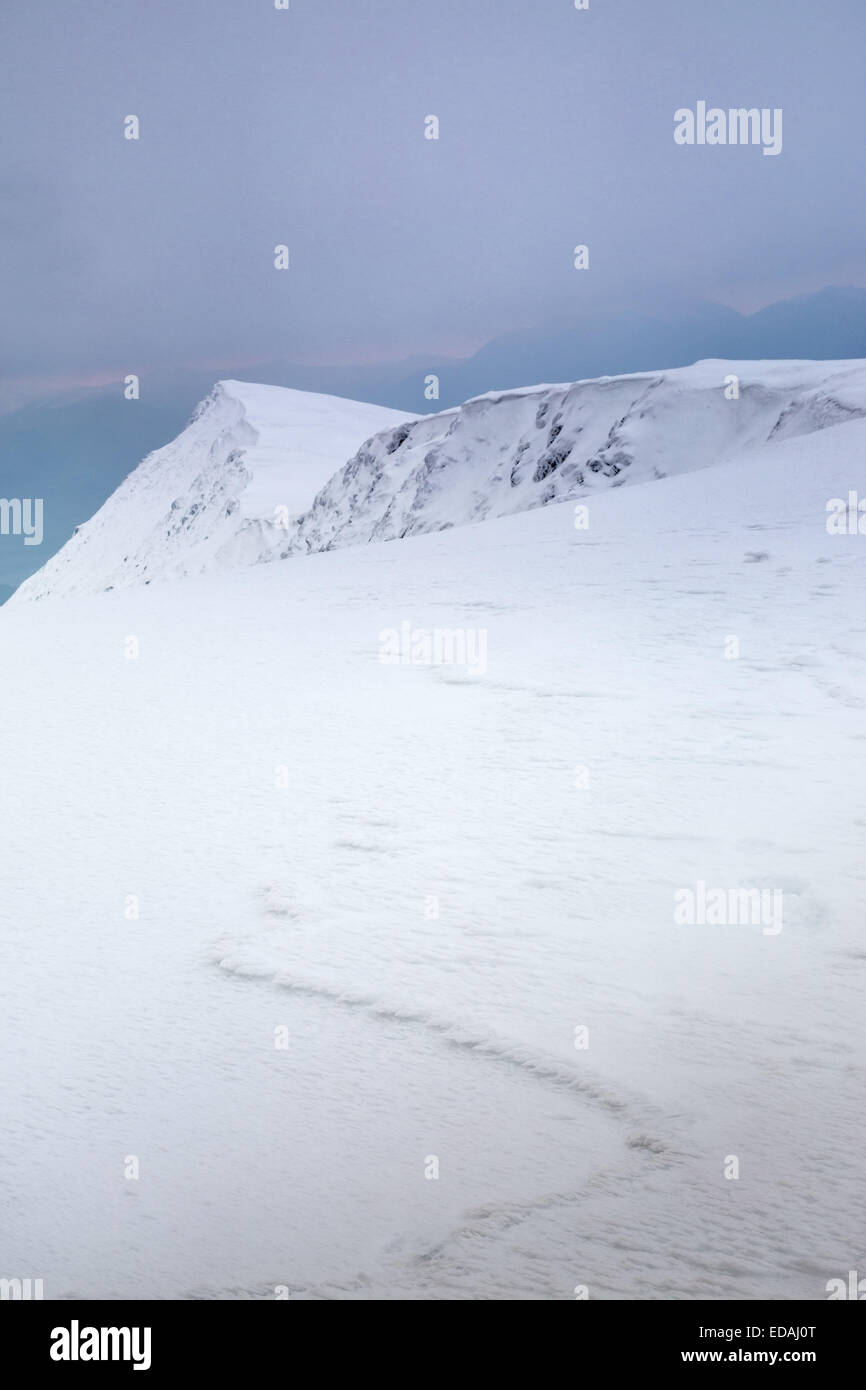 Looking along the ridge climbing up to the summit of Blencathra in ...