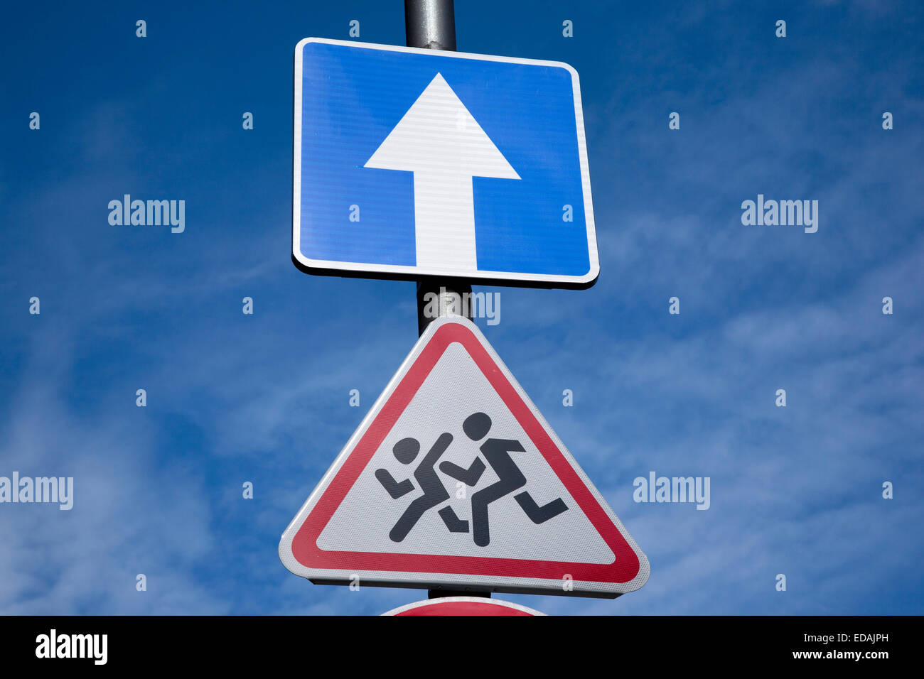 School and One Way Direction Traffic Sign Stock Photo - Alamy
