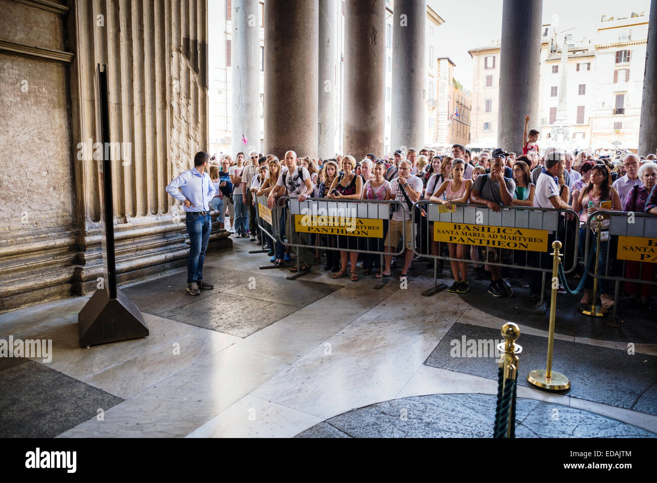 Europe, Rome, Italy. The Pantheon, crowd of tourists Stock Photo - Alamy