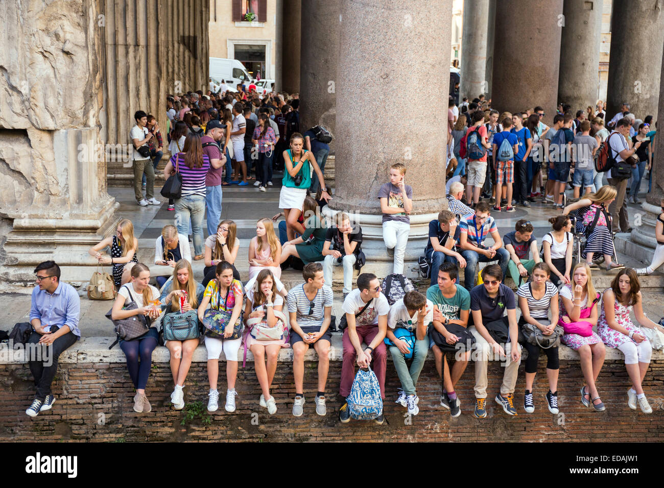 Europe, Rome, Italy. The Pantheon, crowd of tourists Stock Photo - Alamy