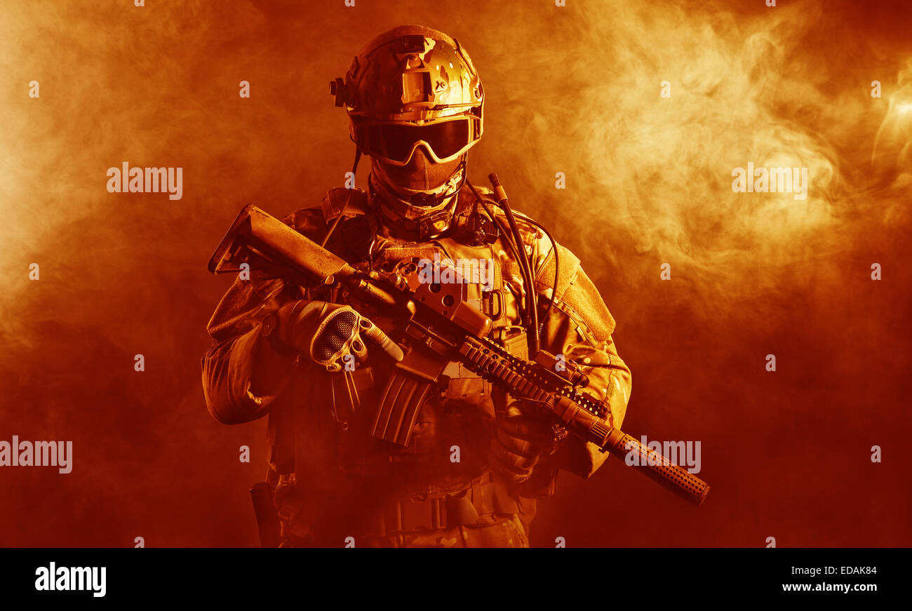 Army soldier gun fire hi-res stock photography and images - Alamy