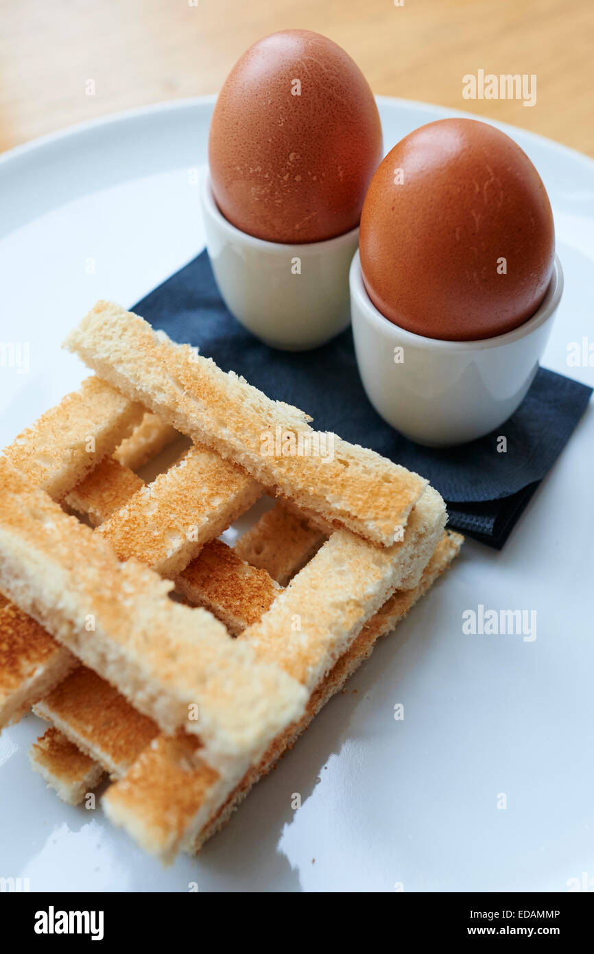 One hard boiled egg hi-res stock photography and images - Alamy