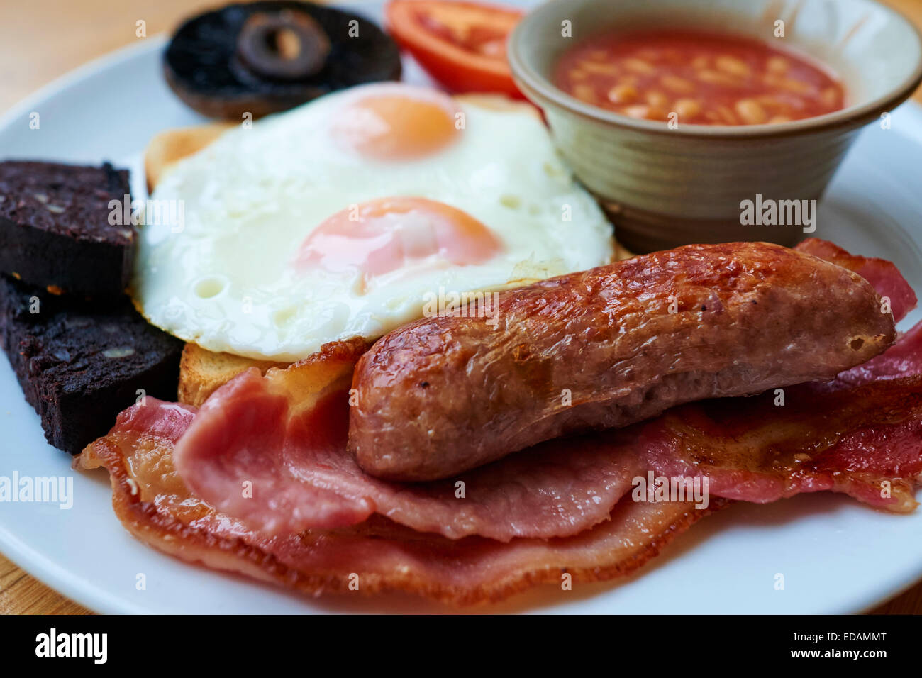 Full english breakfast plate hi-res stock photography and images - Alamy