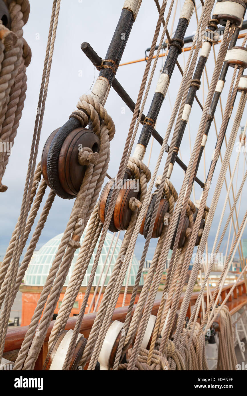 Masts of the old sailing ship Stock Photo - Alamy