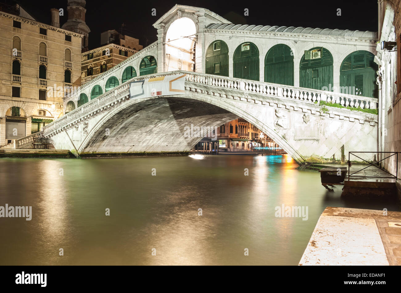 Rialto bridge venice night hi-res stock photography and images - Alamy