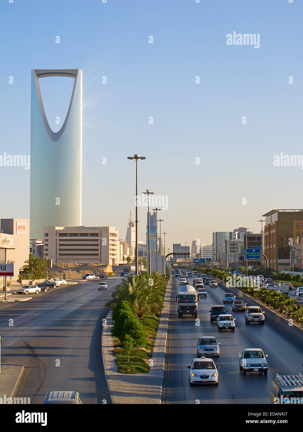 RIYADH - DECEMBER 22: Kingdom tower on December 22, 2009 in Riyadh ...