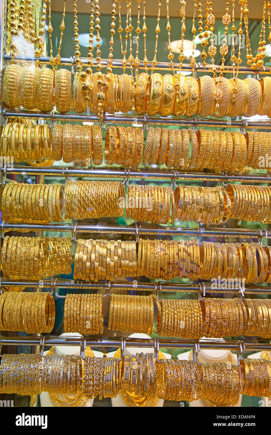 Gold on the famous "Golden souk" in Dubai Stock Photo - Alamy