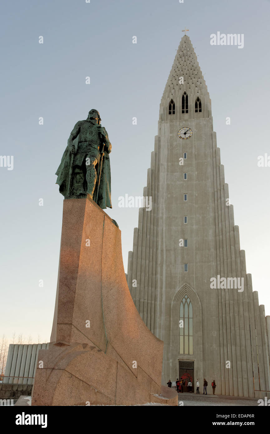 Sculpture of Leif Erikson in front of Hallgrimskirkja. in Reykjavik ...