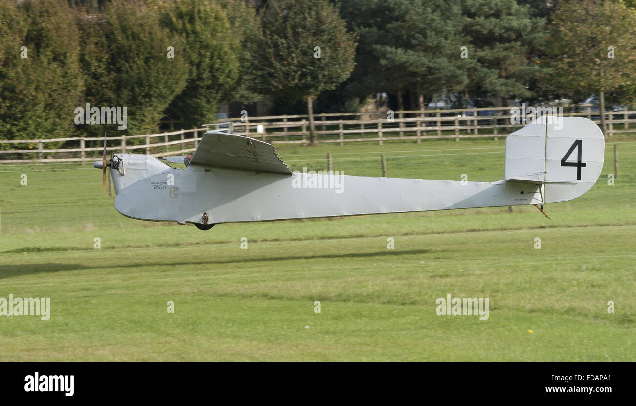 Wren flying hi-res stock photography and images - Alamy