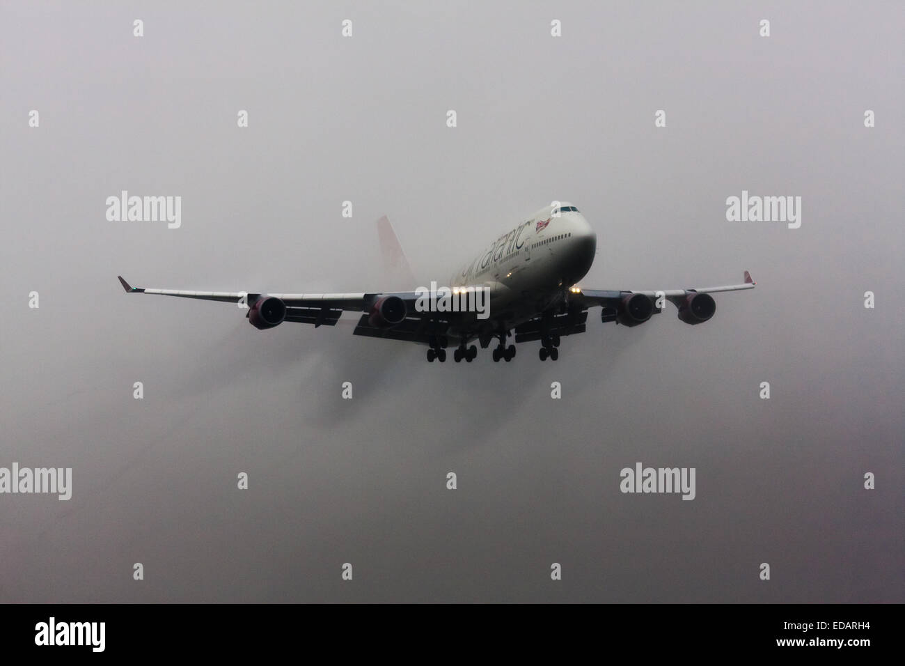 Boeing 747 landing flaps hi-res stock photography and images - Alamy