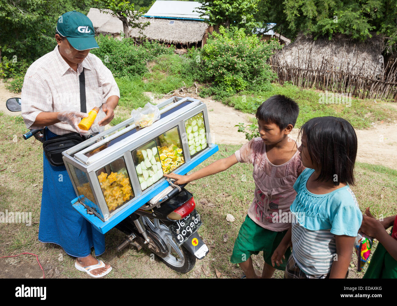 Roadside vendor hi-res stock photography and images - Alamy