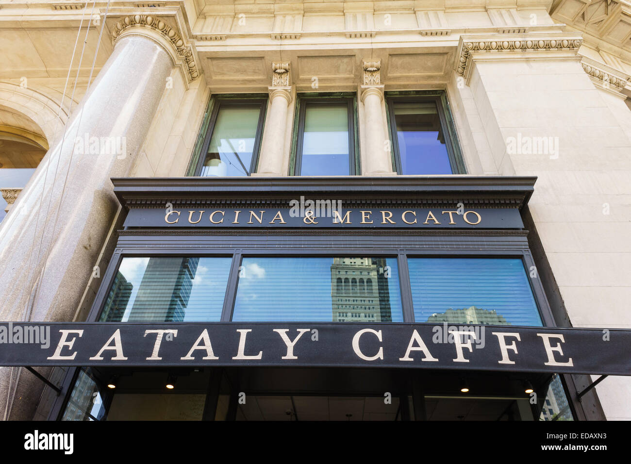 Eataly cafe, restaurant and market entrance on 5th Ave Stock Photo - Alamy