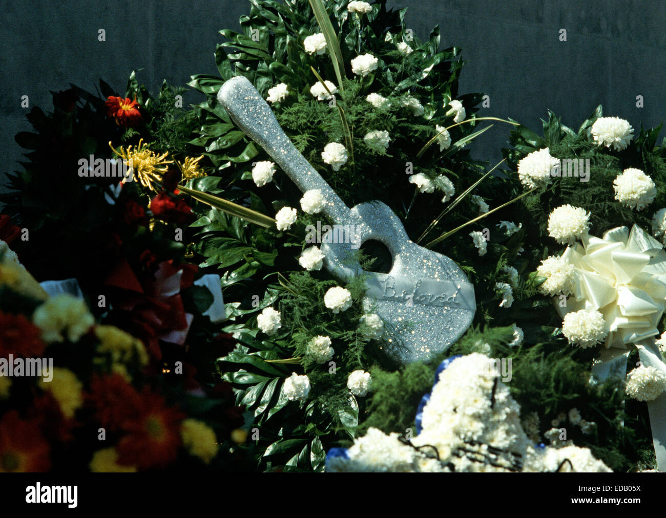 Elvis presley funeral hi-res stock photography and images - Alamy