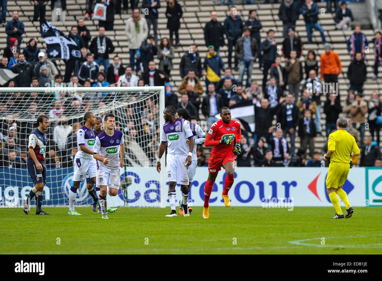 Toulouse goalkeeper ali ahamada hi-res stock photography and images - Alamy
