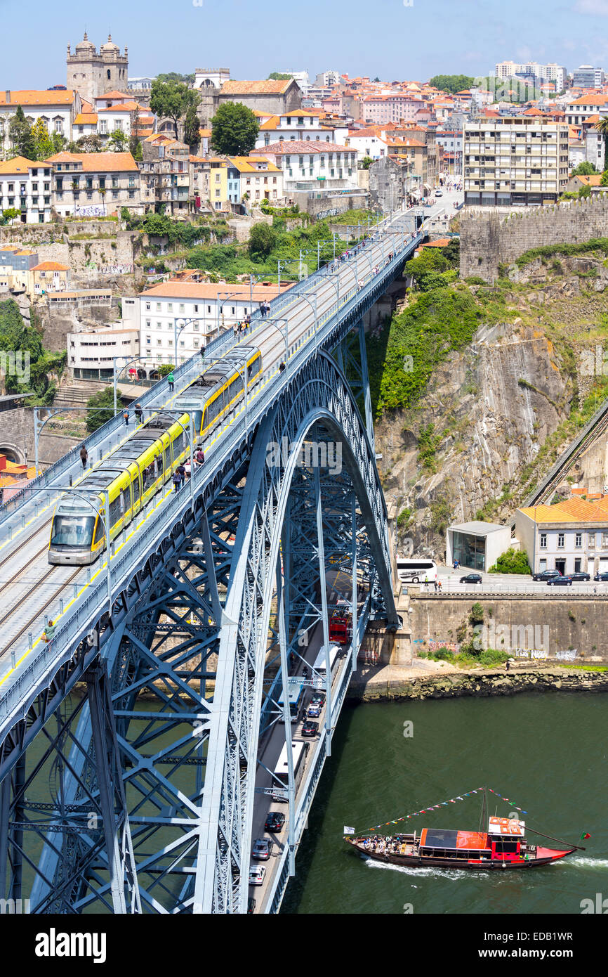 Luiz bridge in porto hi-res stock photography and images - Alamy