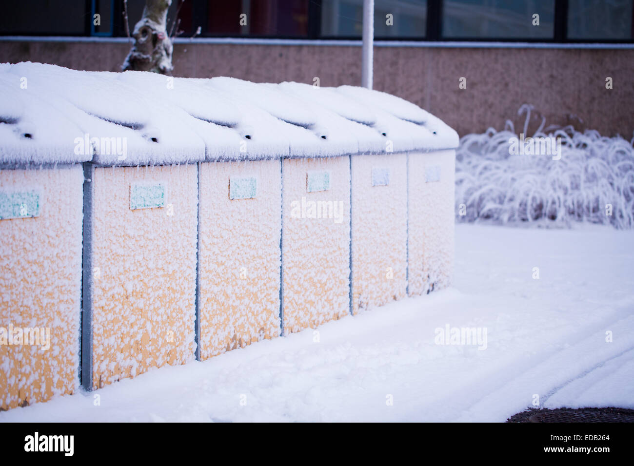 Snow and recycle hi-res stock photography and images - Alamy