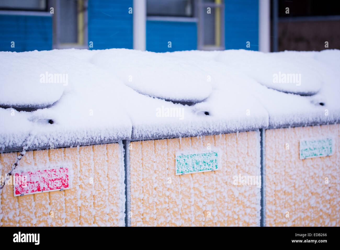 Snow and recycle hi-res stock photography and images - Alamy