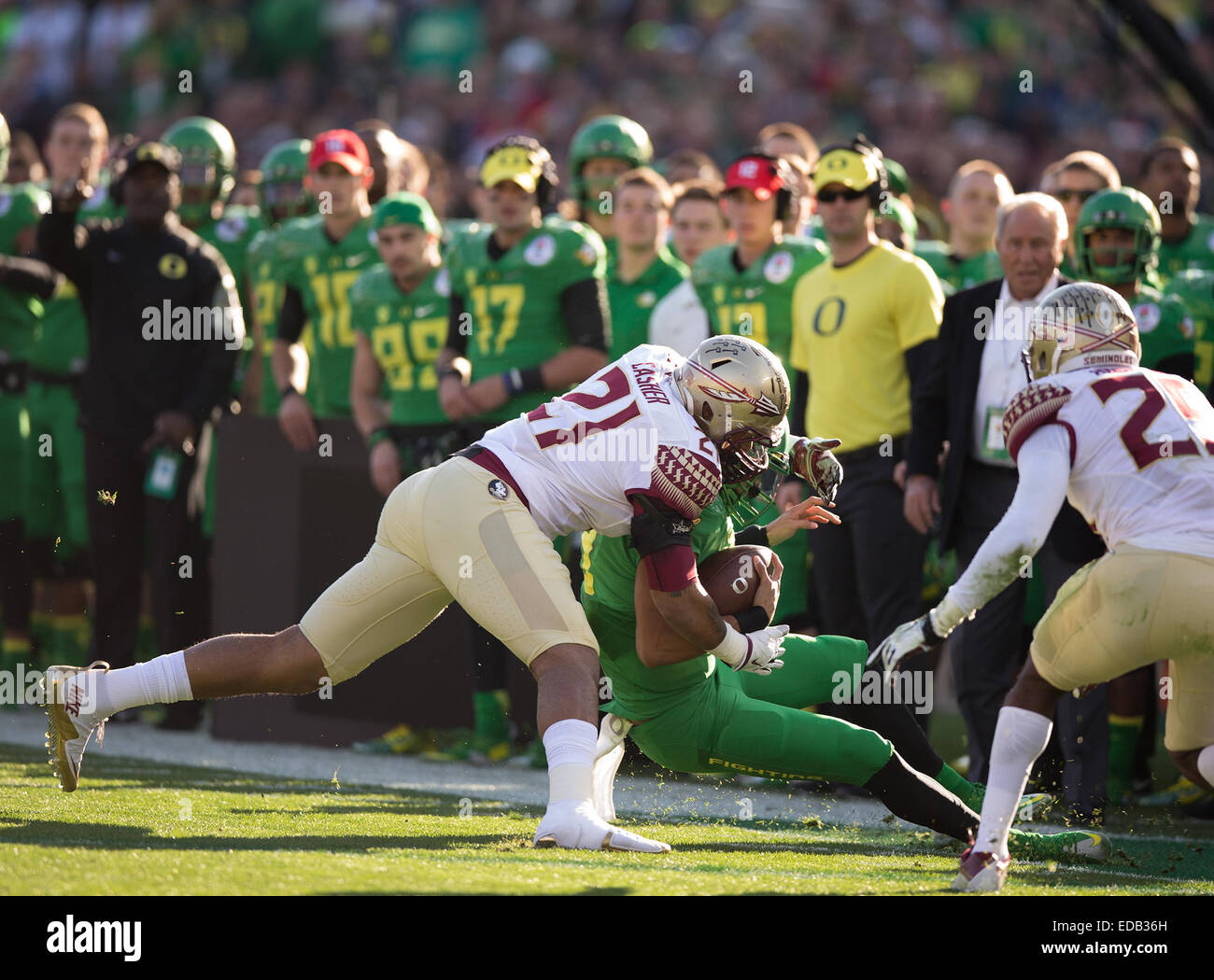 Pasadena, CA. 1st Jan, 2015. Florida State Seminoles linebacker (21) Chris Casher tackles Oregon ...