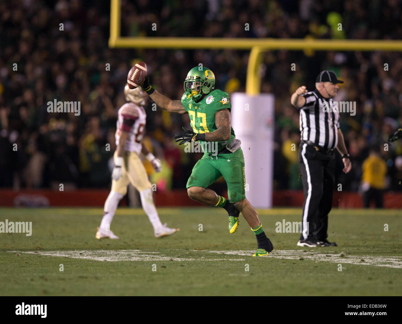 Pasadena, CA. 1st Jan, 2015. Oregon Ducks linebacker (33) Tyson Coleman ...