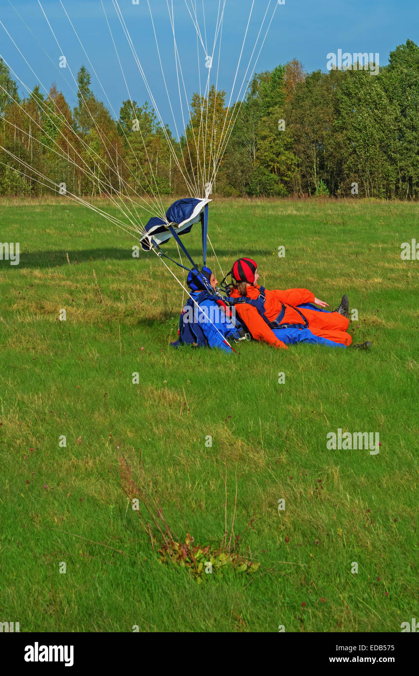 Parachutists - 2014. Landing Stock Photo - Alamy