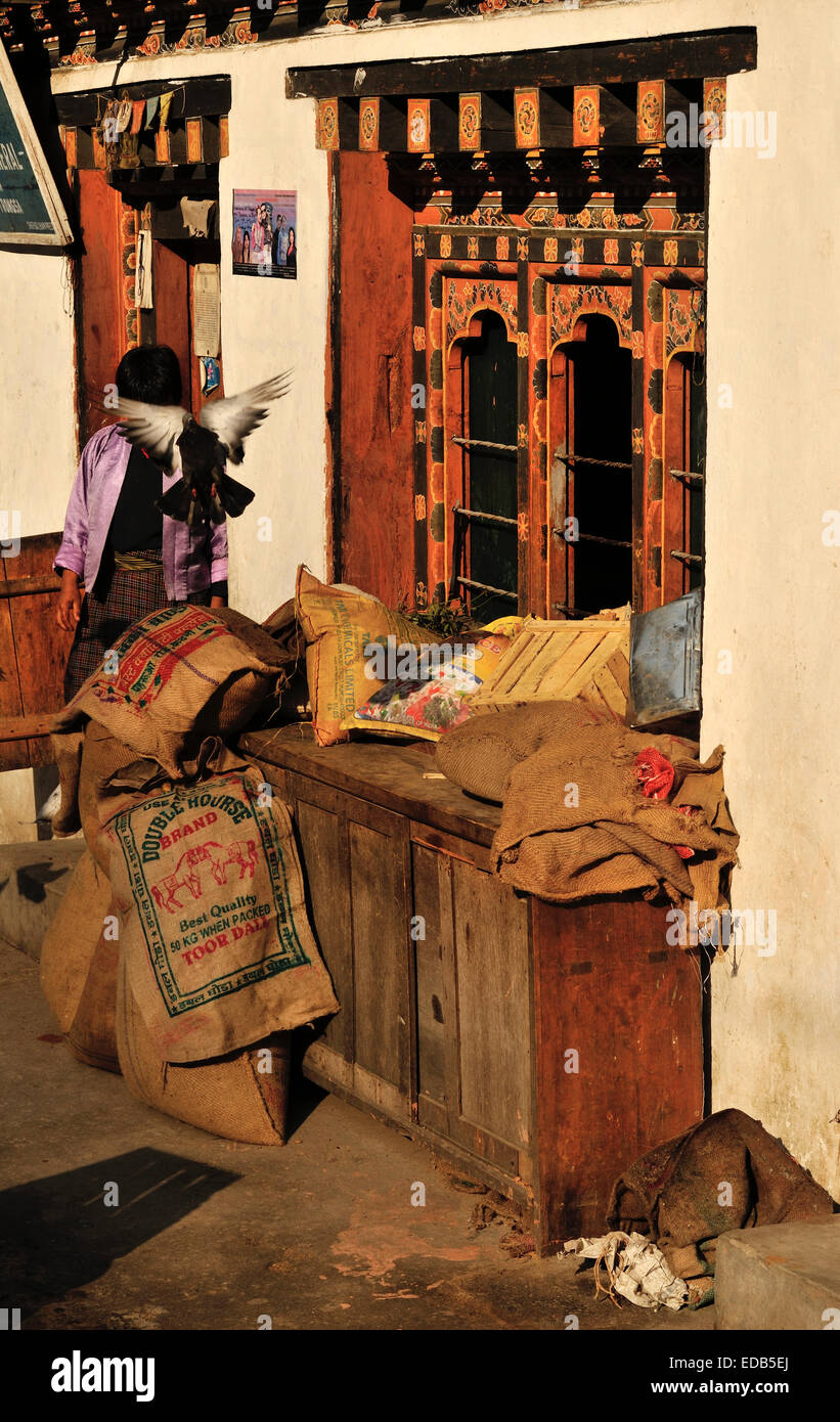 Bhutan shop hi-res stock photography and images - Alamy