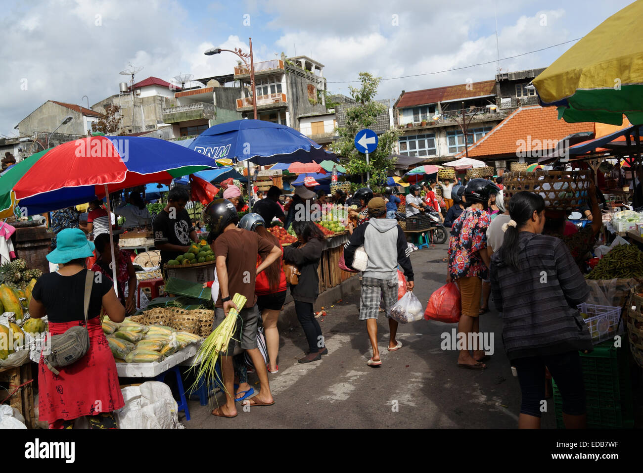 Activity in badung traditional market hi-res stock photography and ...