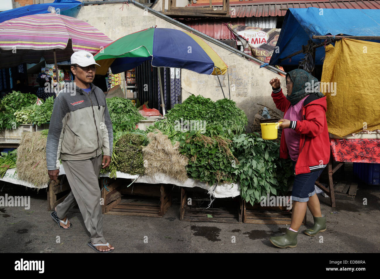 Activity in Badung traditional market, Denpasar, Bali. Badung Market is ...