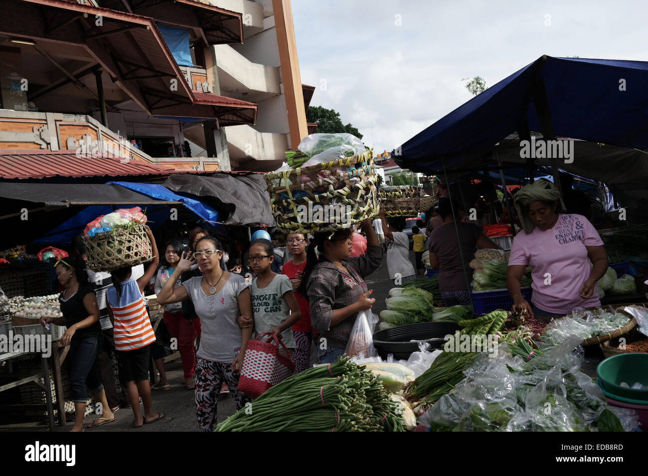 Activity in badung traditional market hi-res stock photography and ...