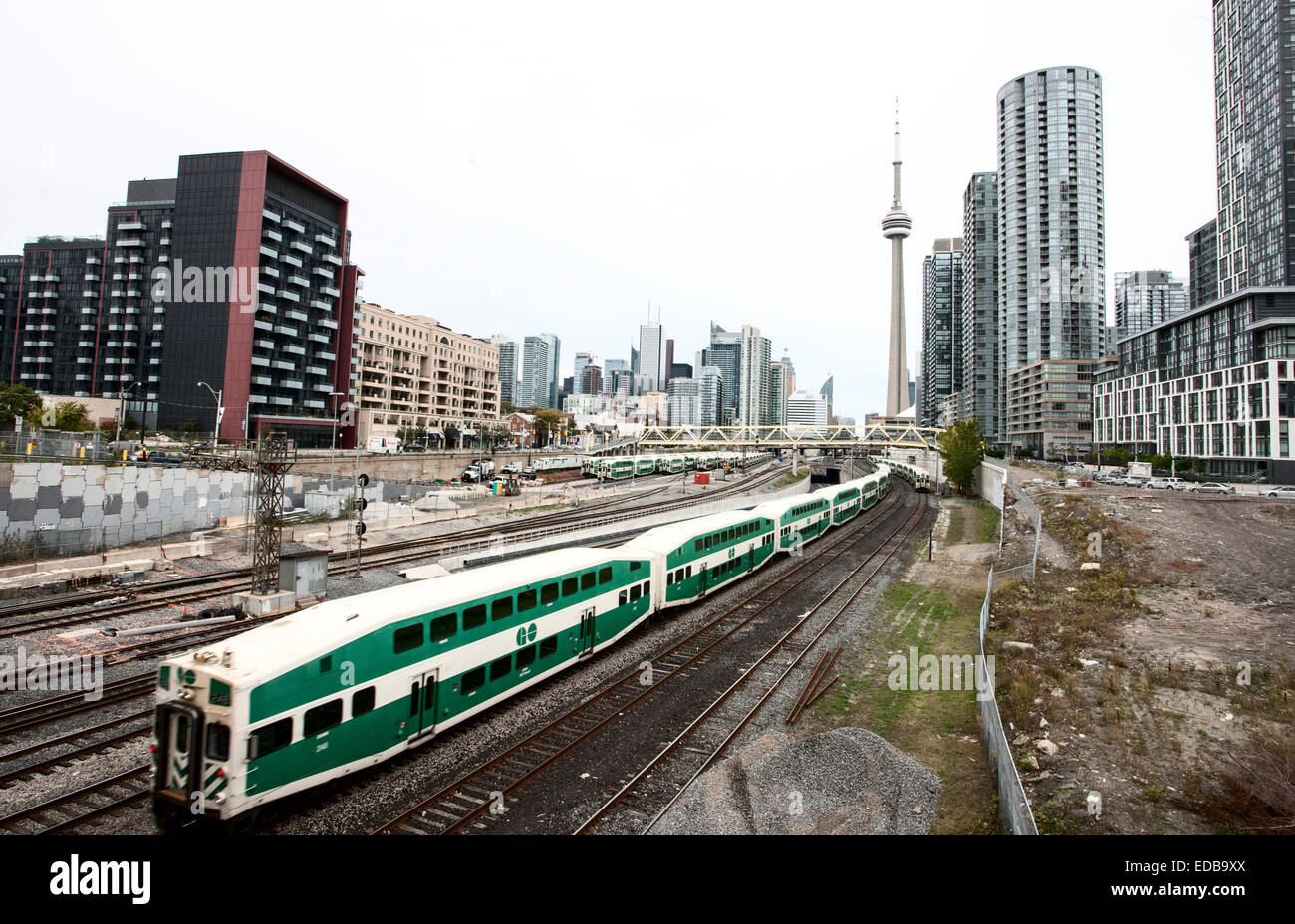 Daytime Photos of Toronto Ontario buildings downtown go train and ...
