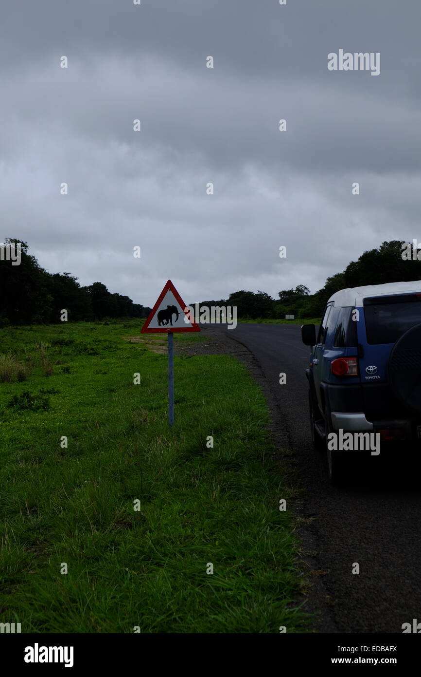 Wildlife cautionary sign hi-res stock photography and images - Alamy