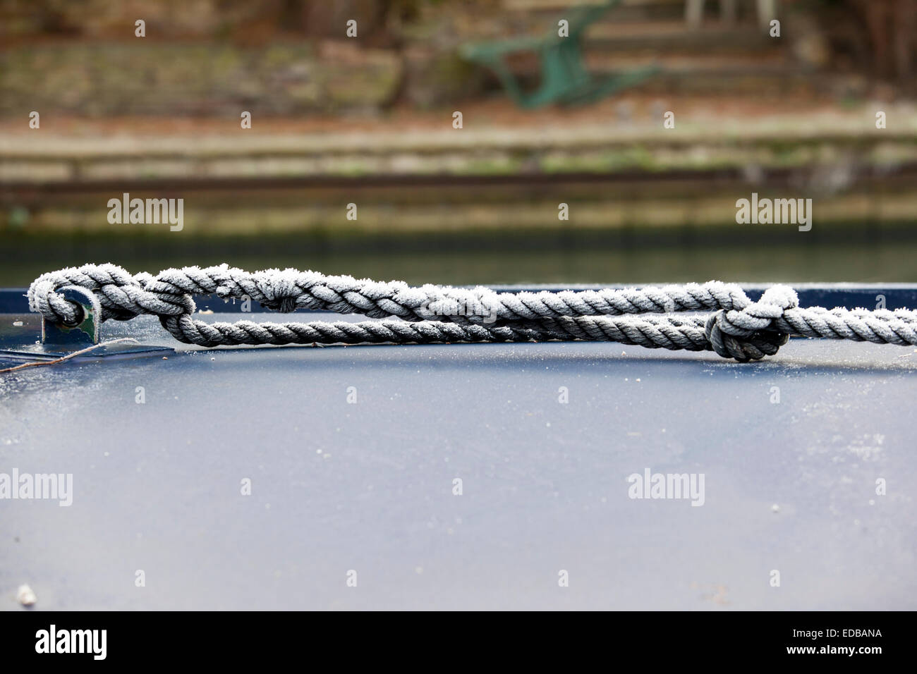 centre rope of a narrowboat Stock Photo - Alamy