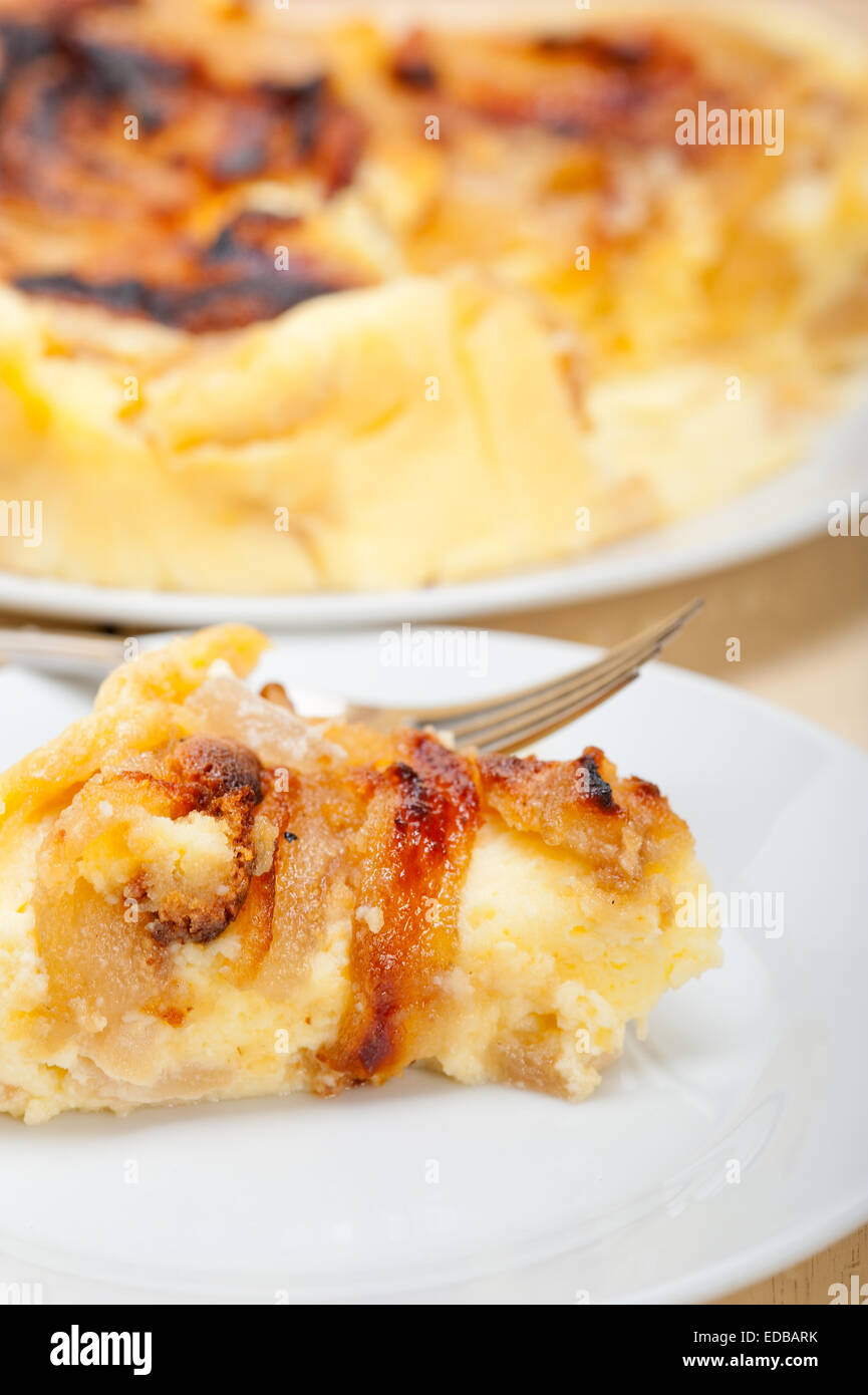 fresh baked homemade rustic pears pie macro closeup Stock Photo - Alamy
