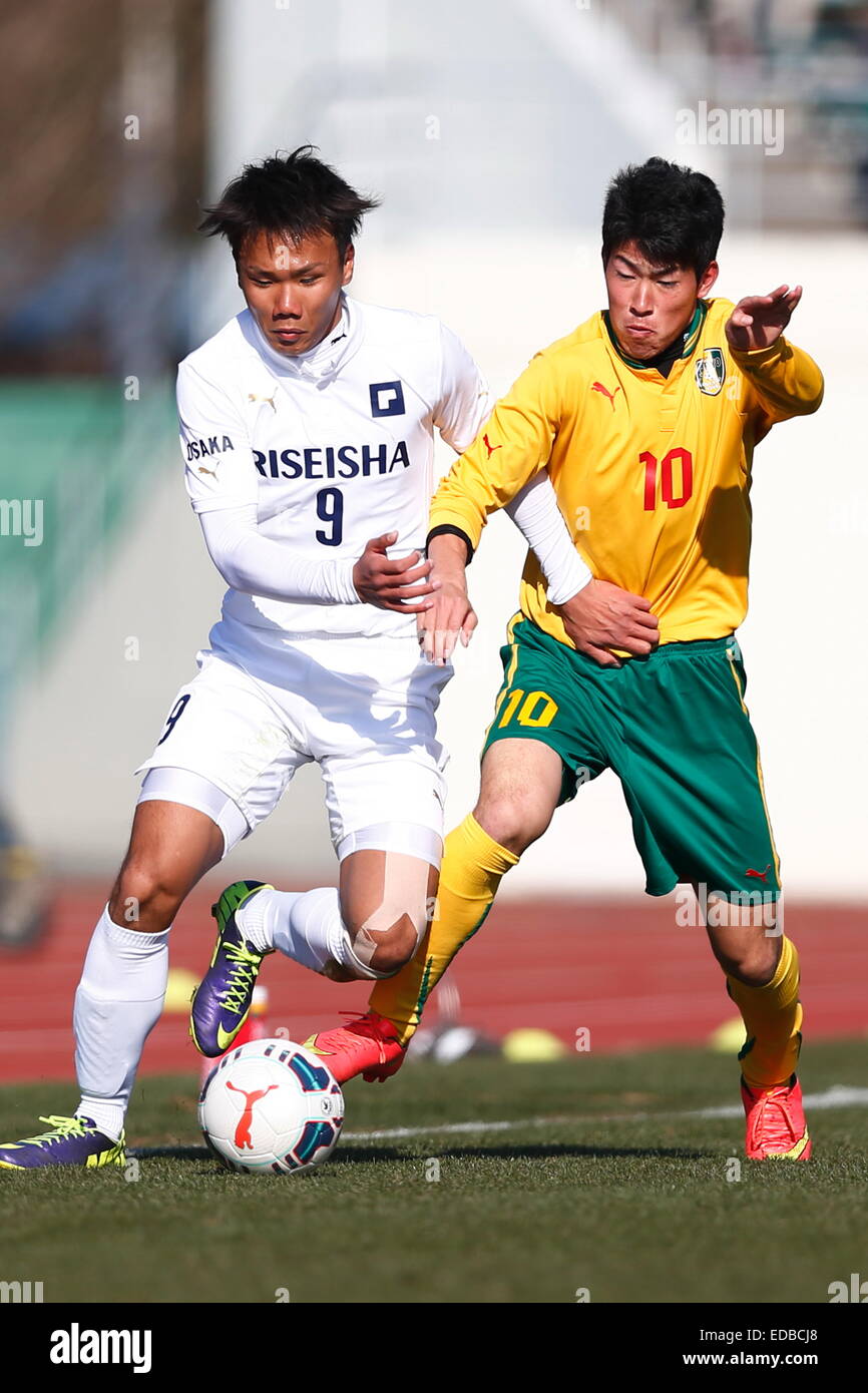 Komaba soccer field, Saitama, Japan. 5th Jan, 2015. (L-R) Takashi ...